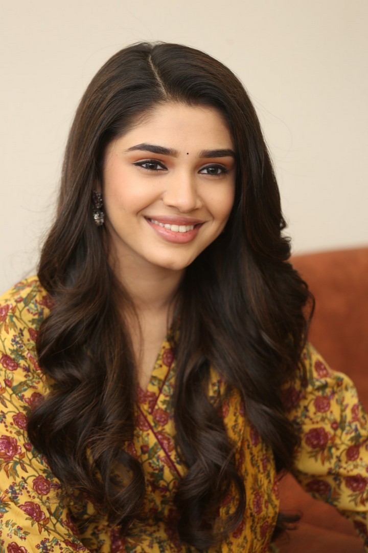 Krithi Shetty Interview Stills - Telugu360